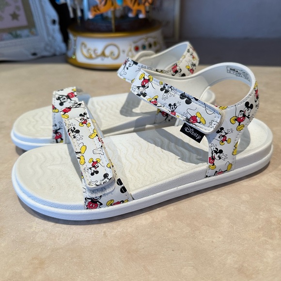 Native | Shoes | Kids Disney Native Sandals | Poshmark